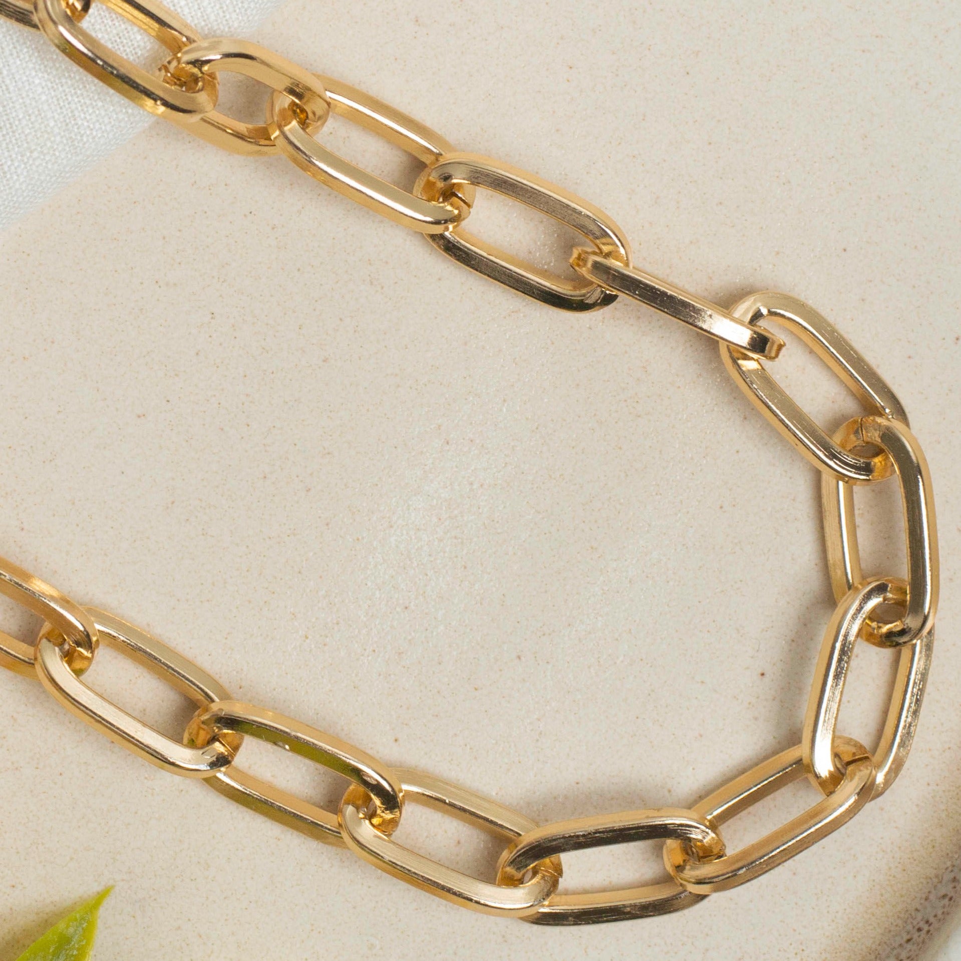 Aluminium Chain | Size : H-19mm W-9mm | 1mtr | JT-19-35-3 – SATRA TRADERS